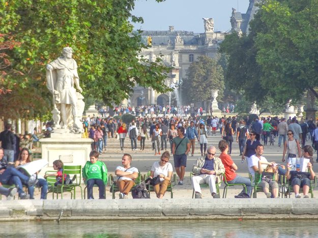 Walks in Paris -- Where to Find 8 Paris Walks That You'll Love